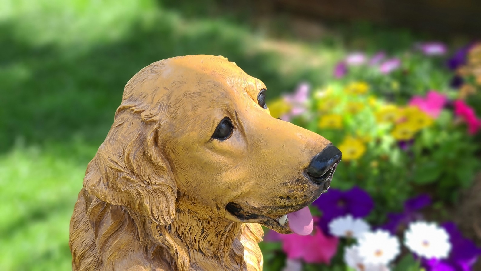 Realistic Golden Retriever Outdoor Statue, Water Resist Light Brown ...