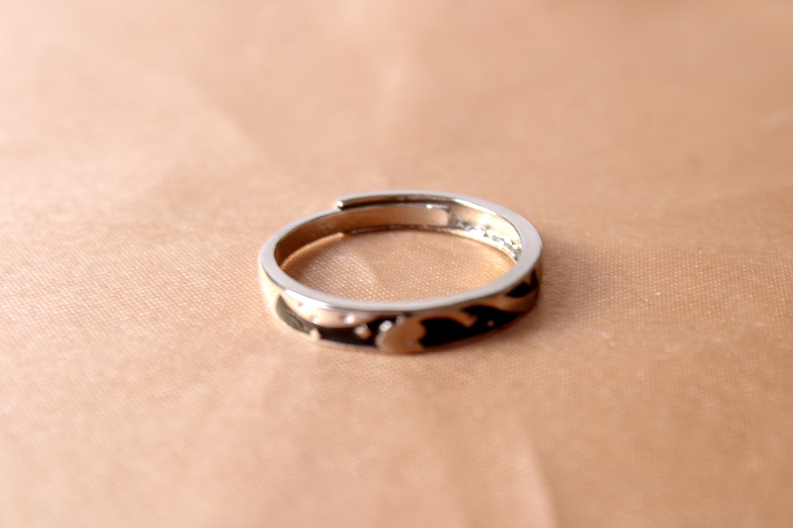 Stylishly Designed Symbol of Love Couple Matching Rings,outstanding ...