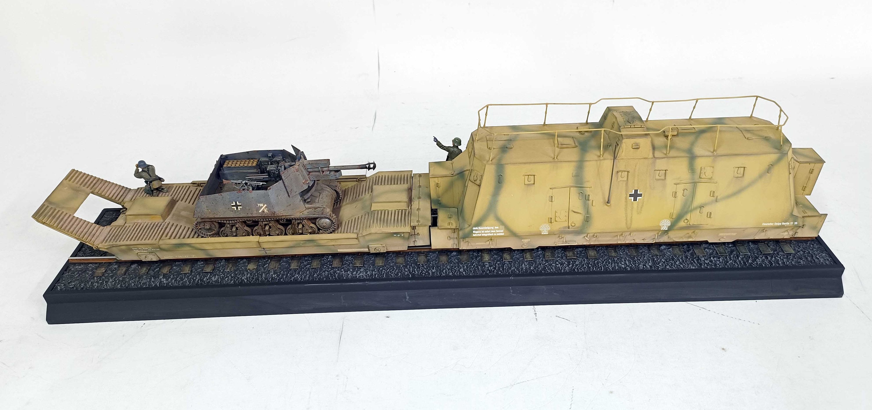 1/35 Built German Kommandowagen With Panzerträgerwagen Scale Model ...