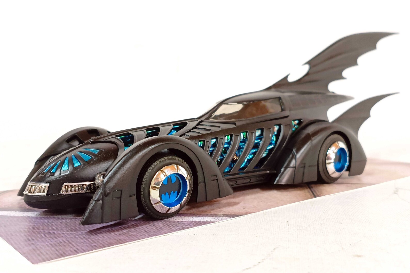 Batmobile Batman Forever Scale 1/24 Model Built and Painted Gebaut ...