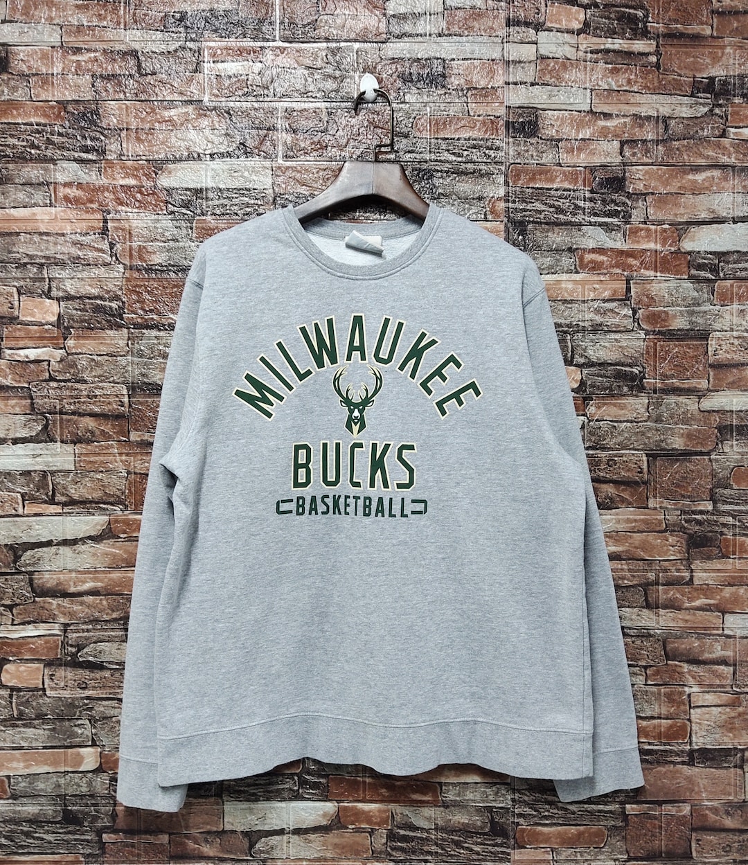 Vintage Milwaukee Bucks Basketball Sweatshirt Milwaukee Crewneck ...