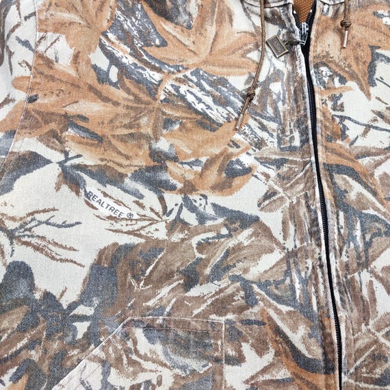 RARE Vintage 70s Distressed Walls Realtree Camouflage… - Gem