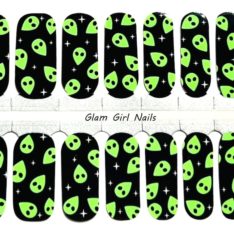 Alien Nails - Etsy