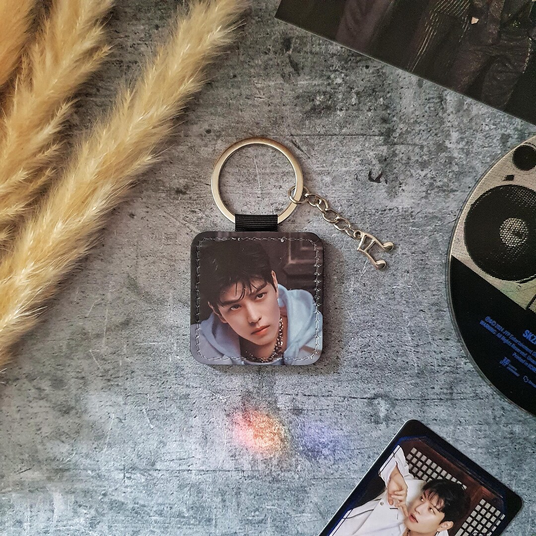 Customizable Stray Kids Keychain - Seungmin Keychain - Kpop Merchandise ...