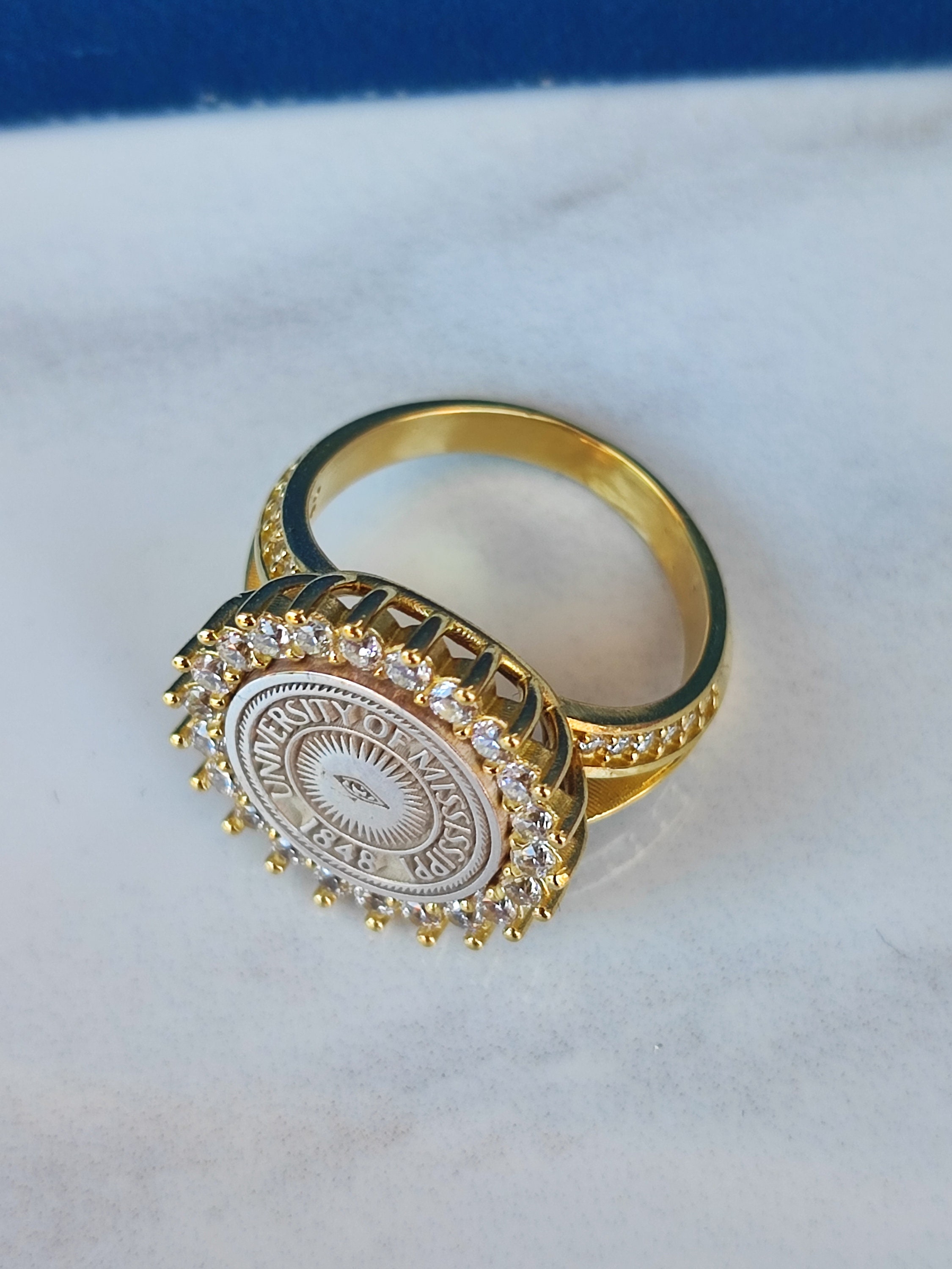 10K Gold Women’s University Graduation Ring, Personalized Gemstone ...