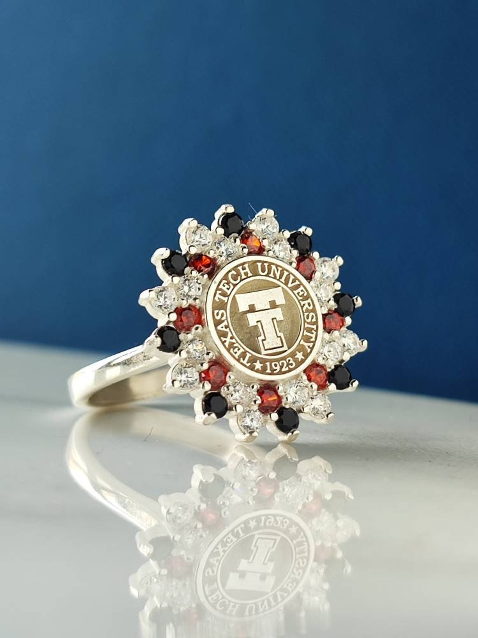 Personalized Gold Women’s University Class Ring With Birthstone, Ideal ...