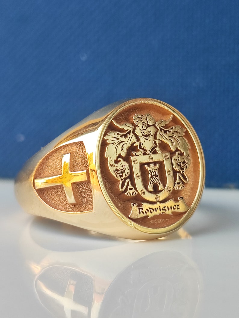 10K Gold, 14K Gold, 18K Gold, Family Crest Coat of Arms Custom Ring for ...