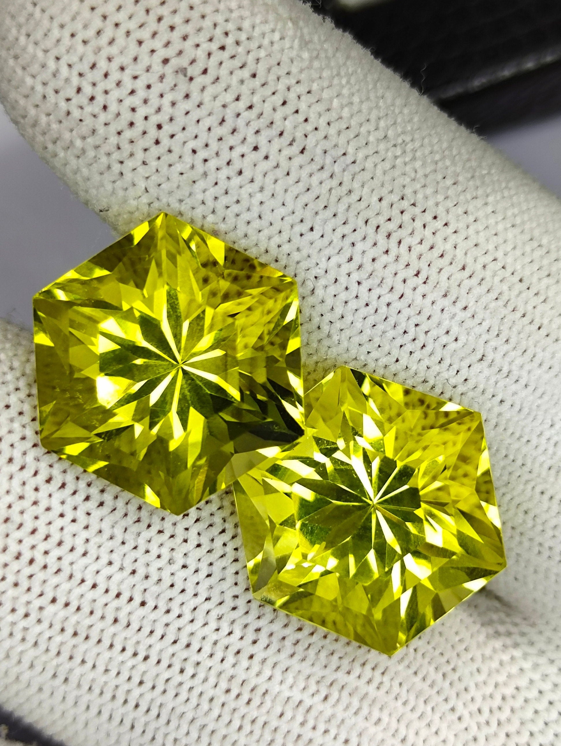 Phenomenal Offers 32.60 Carats Natural Green Gold Pair 15x14 - Etsy UK