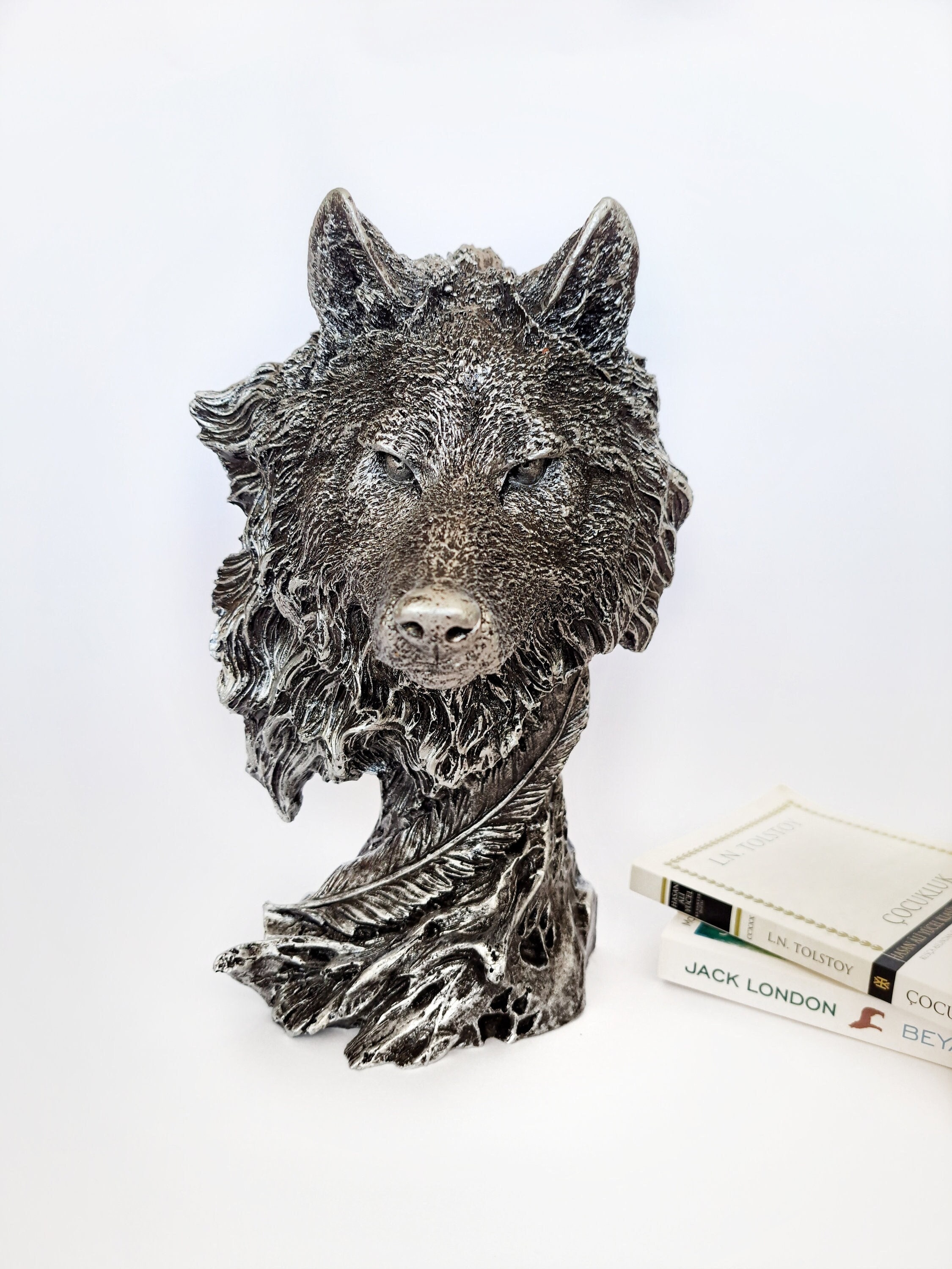 Vintage-style Grey Wolf Head Sculpture Artistic Tabletop Decor - Etsy