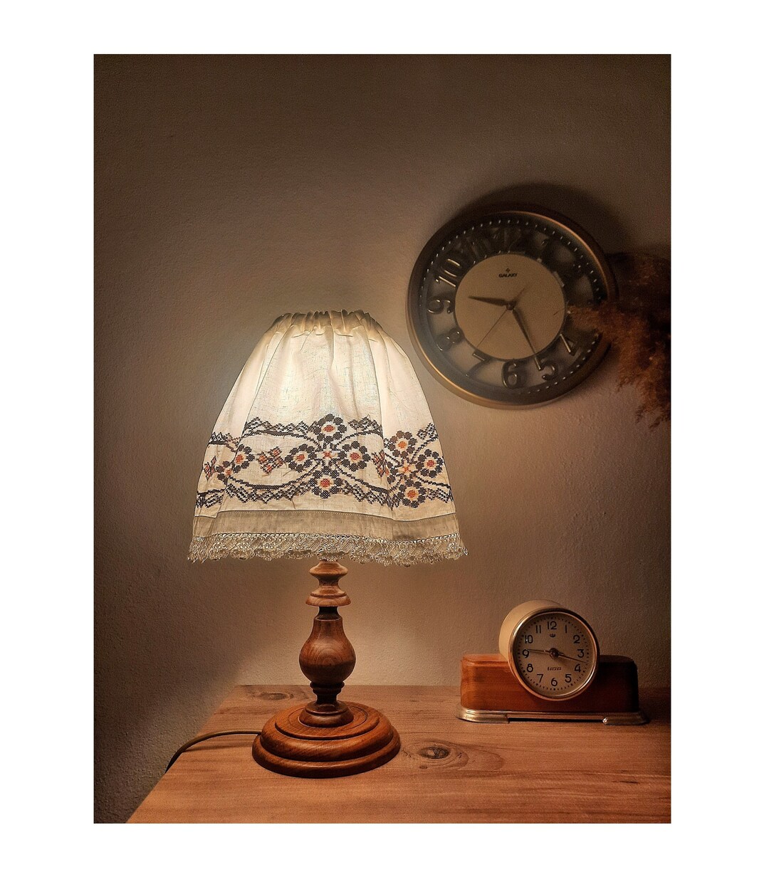 RARE Vintage Table Lamp - Embroidered Shade - Etsy