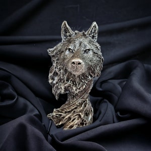 Vintage-style Grey Wolf Head Sculpture Artistic Tabletop Decor - Etsy