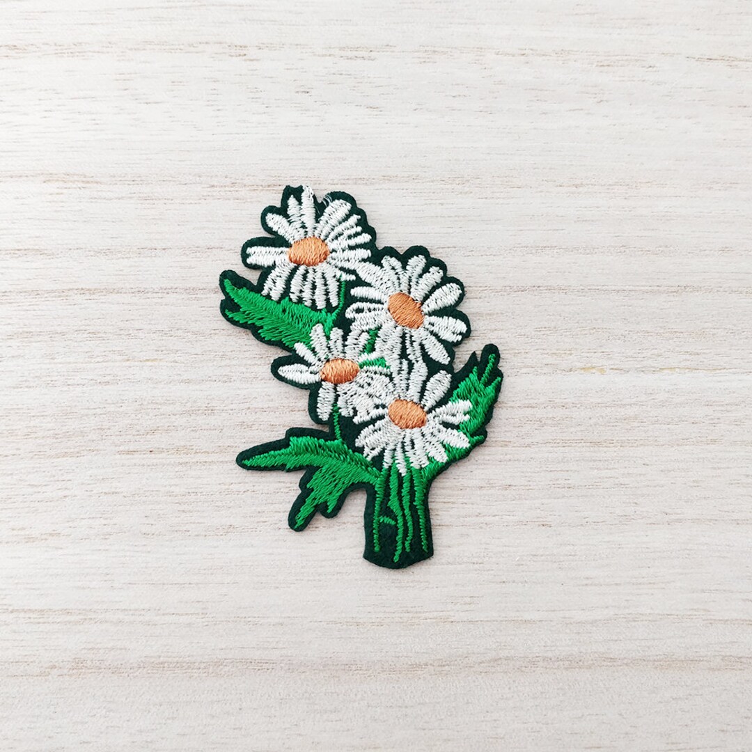 White Daisies Iron on Patch, Embroidery Patch, Cute Kawaii Patch, Sew ...