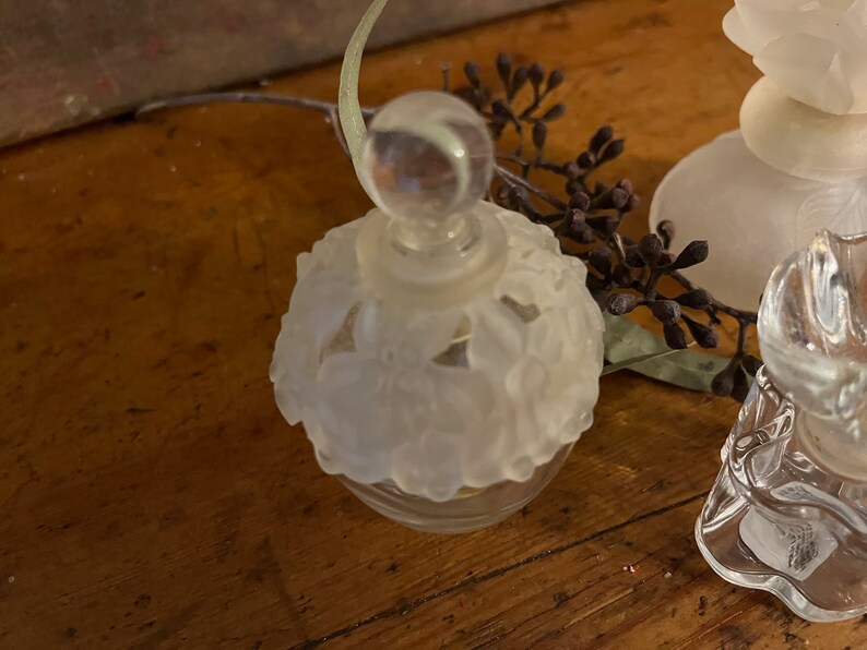 Collection of 3 Vintage Perfume Containers Flower Theme - Etsy