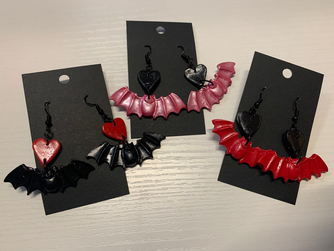 Bats With Hearts Valloween Earrings - Etsy