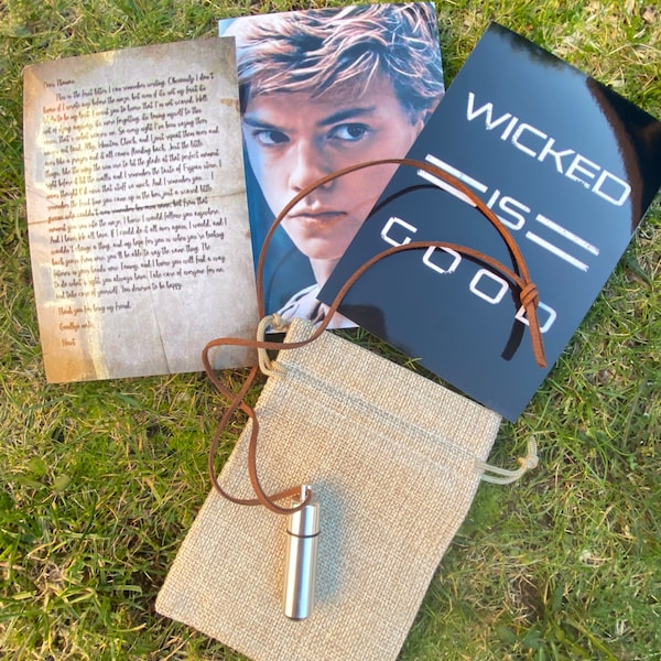 Newt Necklace Maze Runner - Etsy UK
