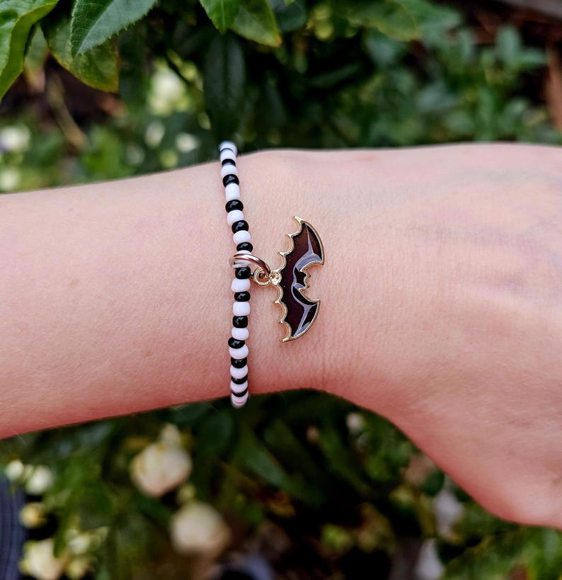 Halloween Bat Glass Bead Bracelet, Handmade, Autumn Jewellery. - Etsy