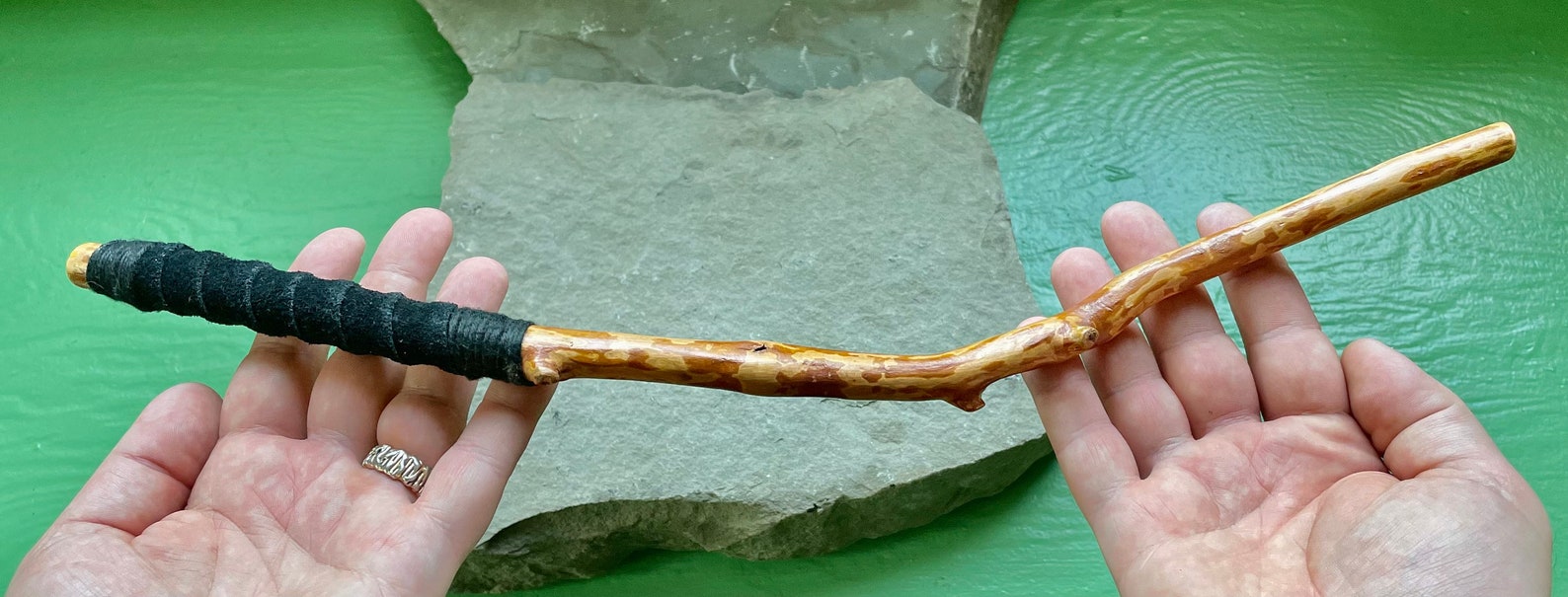 Swamp White Oak Rustic Ritual Wand – Pagan Altar Wand - Etsy