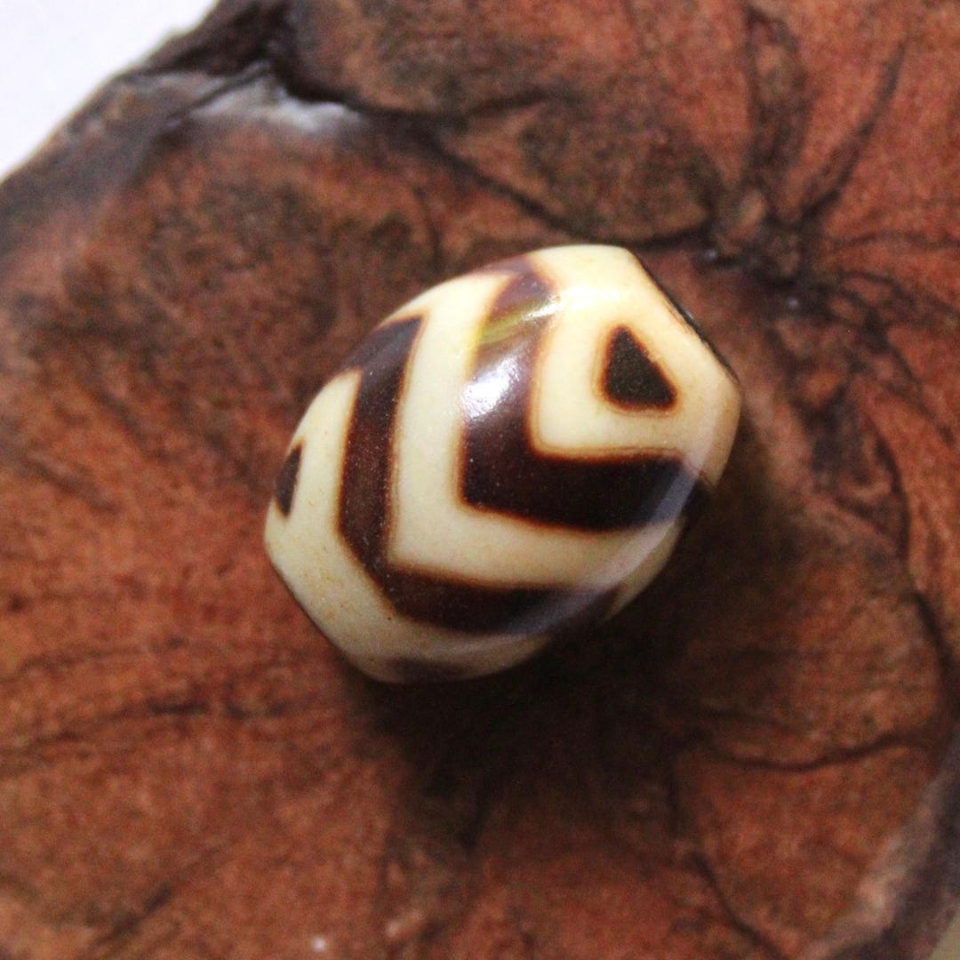 Old Tibetan Double Tiger Tooth Luo Dzi Bead | Beautiful Weathered Waxy ...