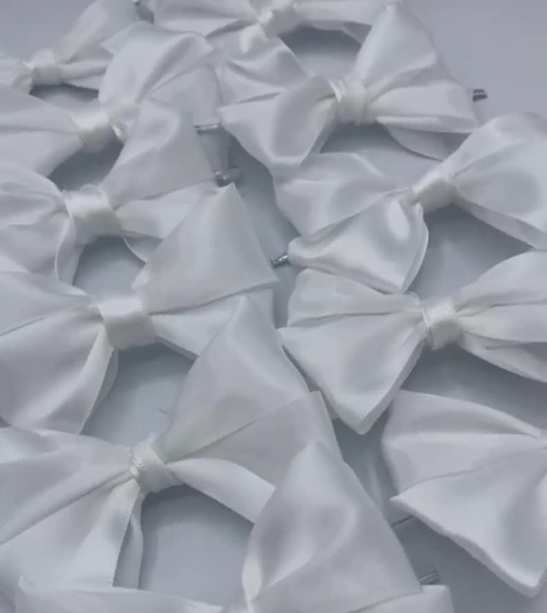 12 Treat Bows Rice Krispie Bows Cake Pop Bows Cakesicles - Etsy