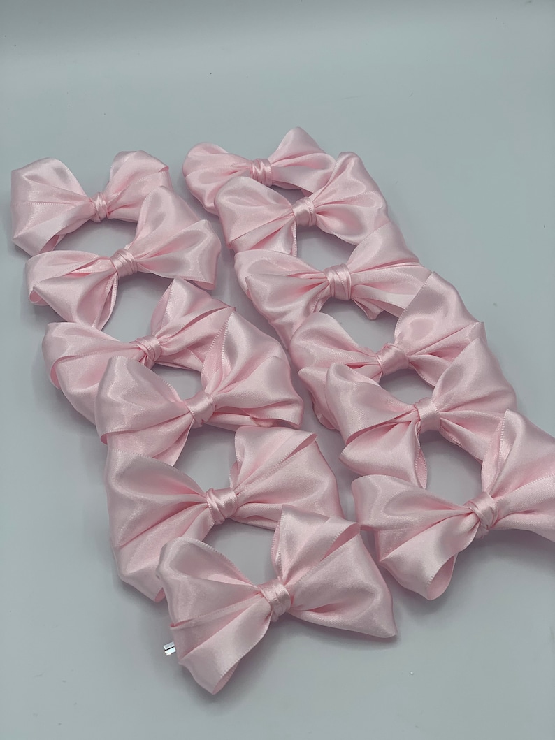 12 Treat Bows Rice Krispie Bows Cake Pop Bows Cakesicles - Etsy