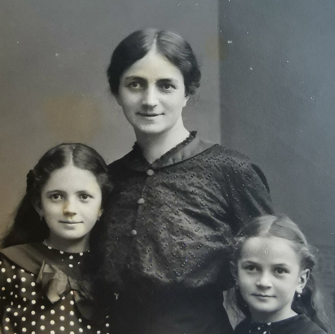 Real Photo 1910/20, Mother and Daughters, France, Polka Dot Dress, Old ...