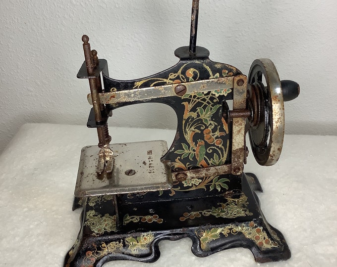 Vintage Muller Toy Sewing Machine - Etsy