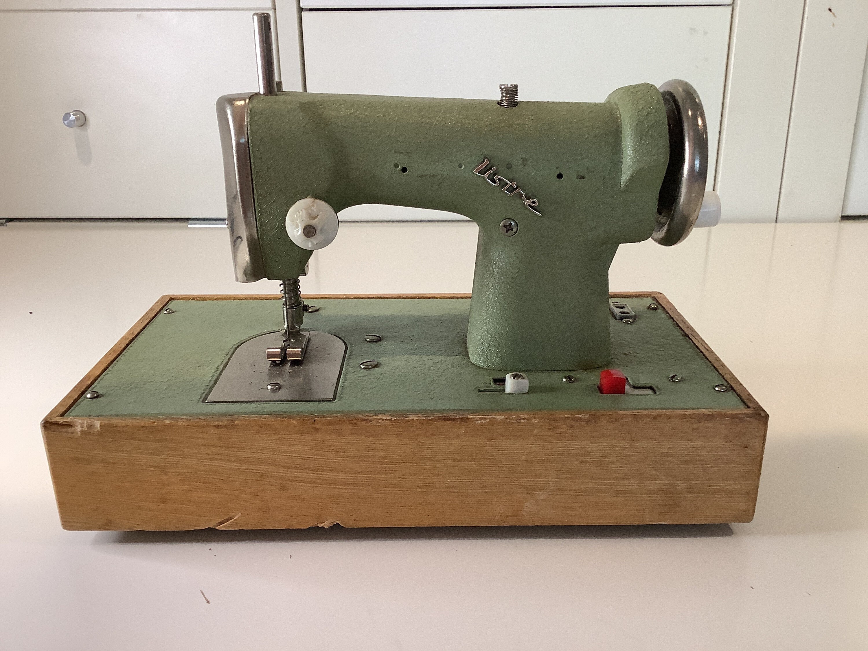 Sew-ette Battery Operated Vintage Sewing Machine - Etsy