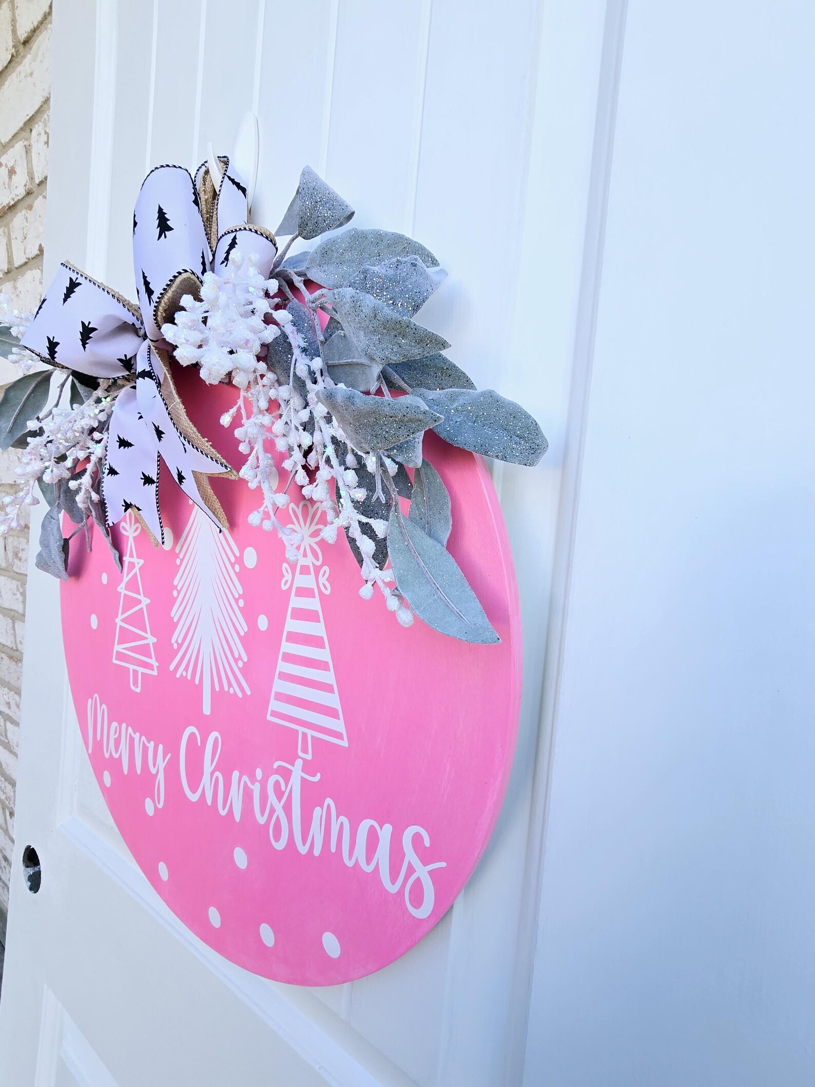 Pink Christmas Door Hanger – 18” Round Wood Sign With Bow & Greenery ...