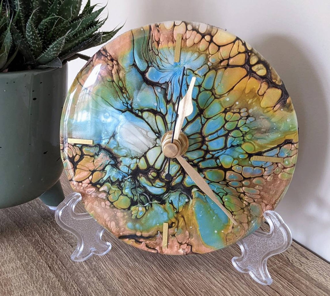 Small Round Clock Modern Fluid Art Made From a Recycled CD - Etsy