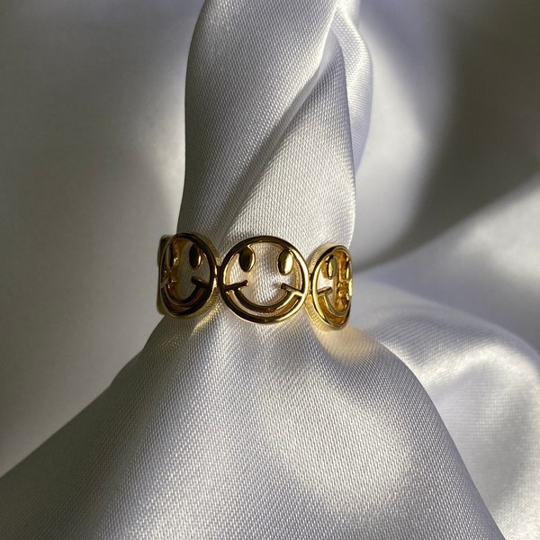 Smiley Face Ring - Etsy