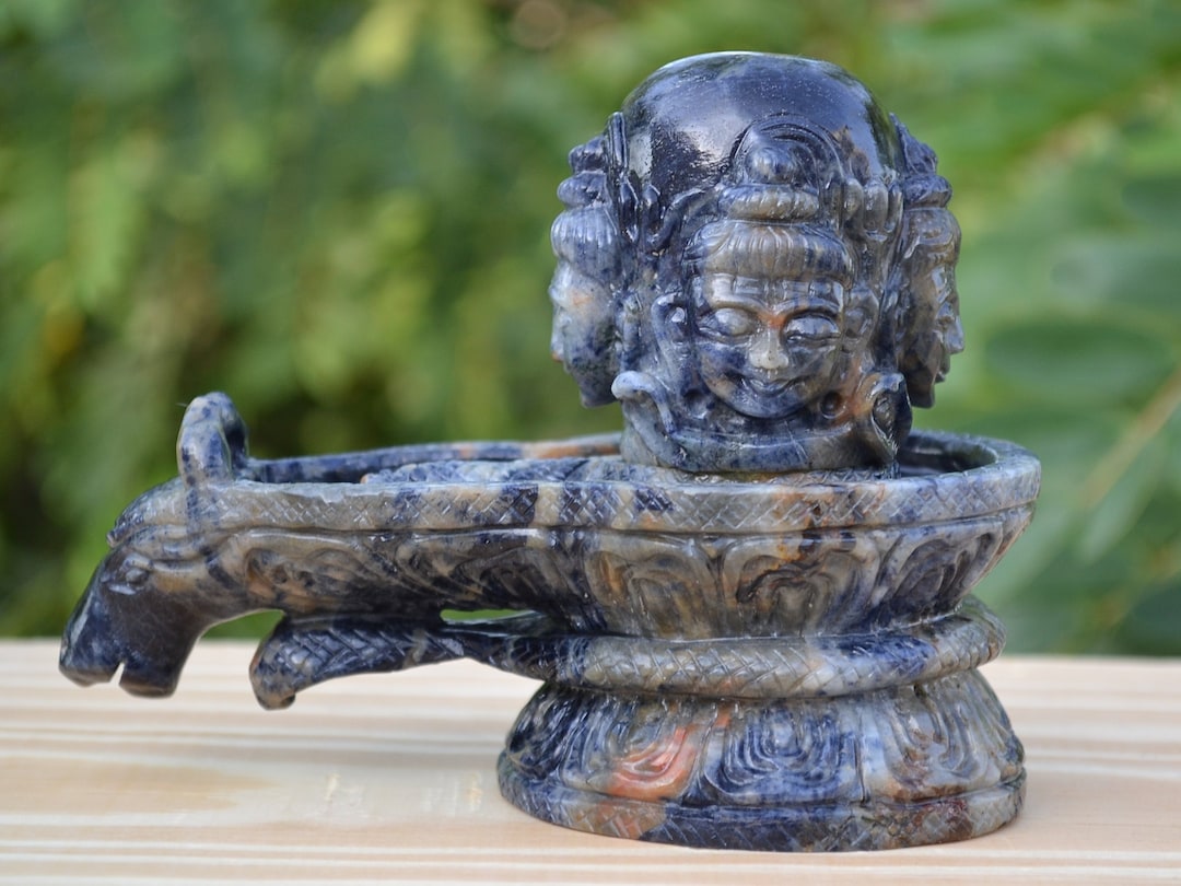 Blue Sapphire Shiva Lingam | Shiva Lingam Hand Carved in Natural Blue ...