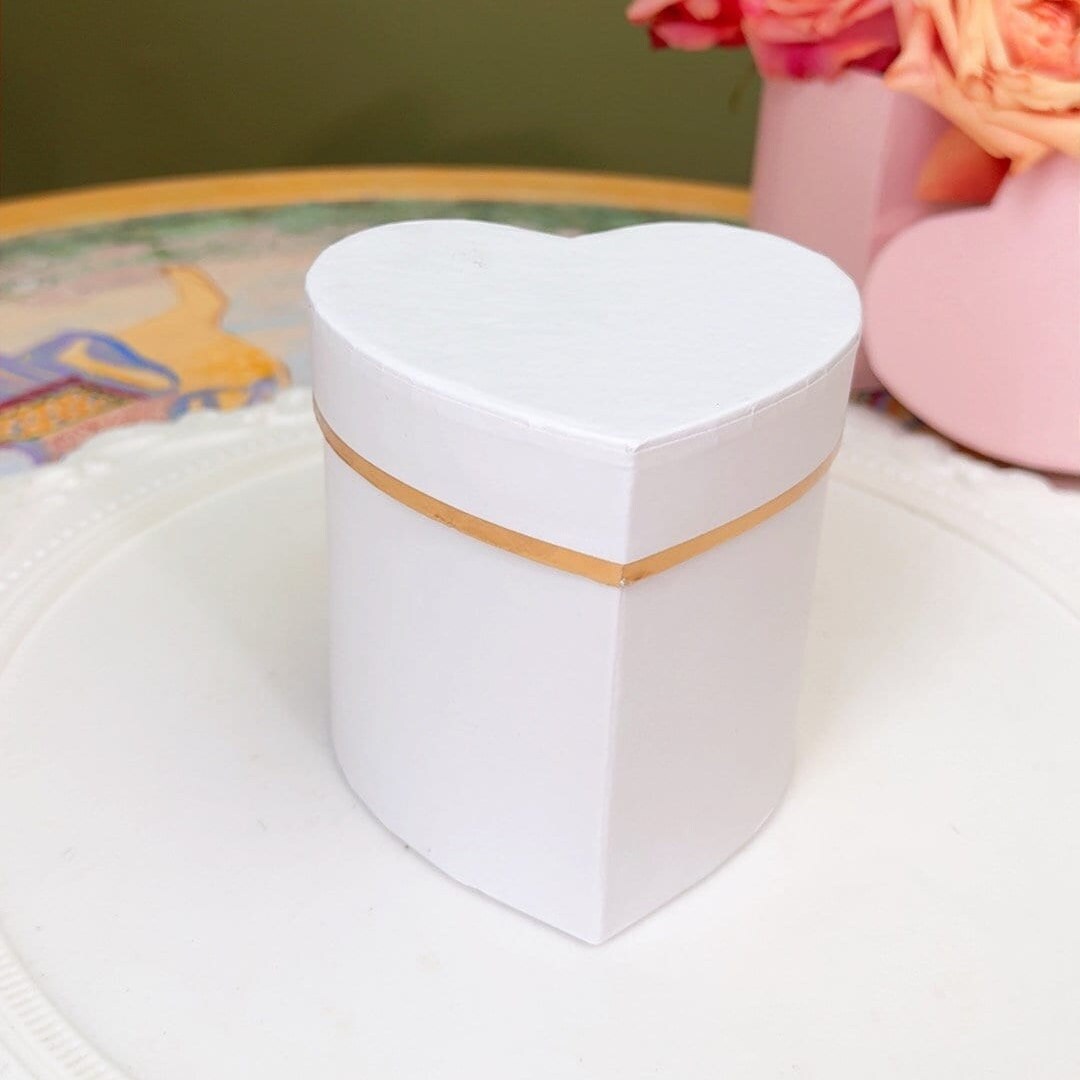 5 Heart Shaped Gift Boxes: Floral Arrangement With Gold Edge - Etsy