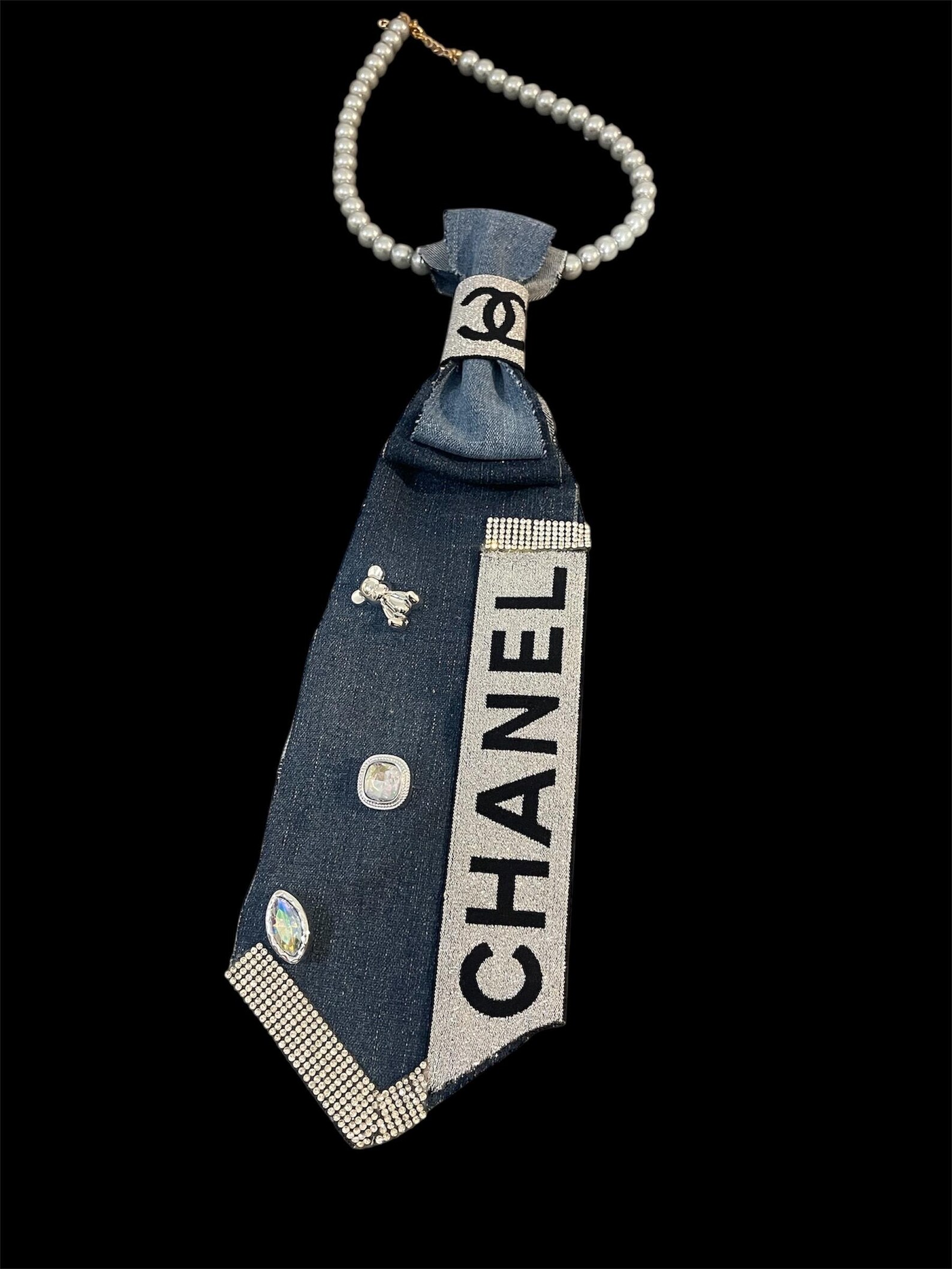 Custom Fashion-inspired Junk Necktie Necklace – Bling Necktie With ...