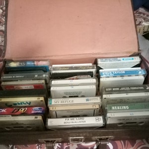24 Cassette Tapes Vintage Case Included - Etsy