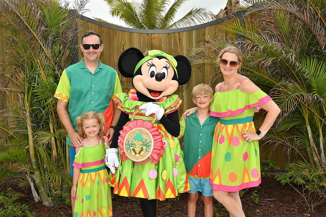 Men's Mickey Lookout Cay Lighthouse Point DCL Hawaiian Shirt Men's ...