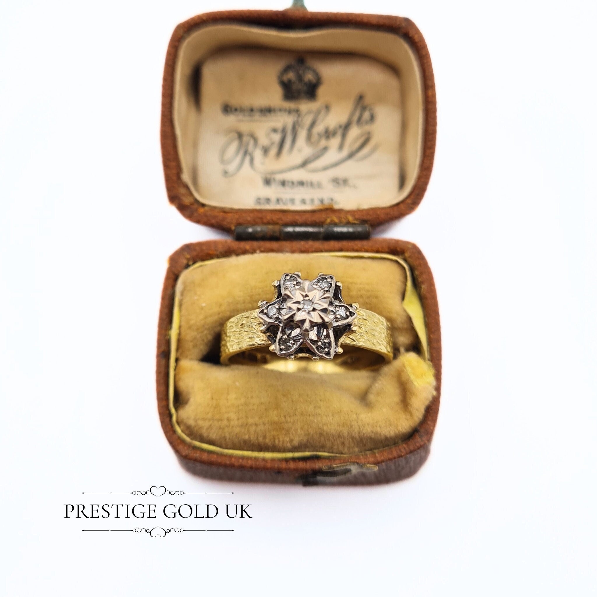 Vintage 18ct Gold Diamond Ring 1970's Flower Pattern - Etsy