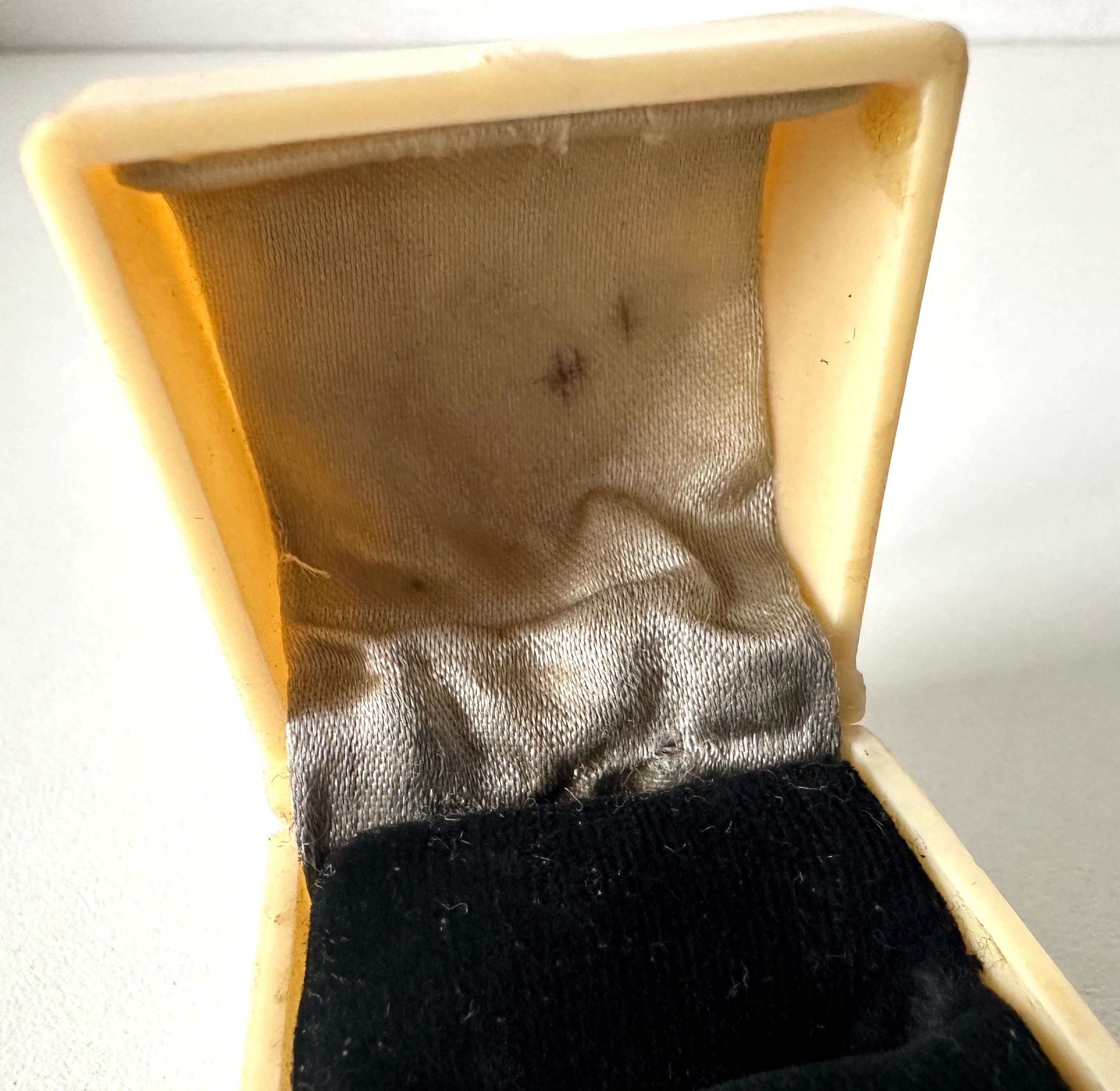 Vintage Art Deco Cream Early Celluloid Ring Box Made in England - Etsy