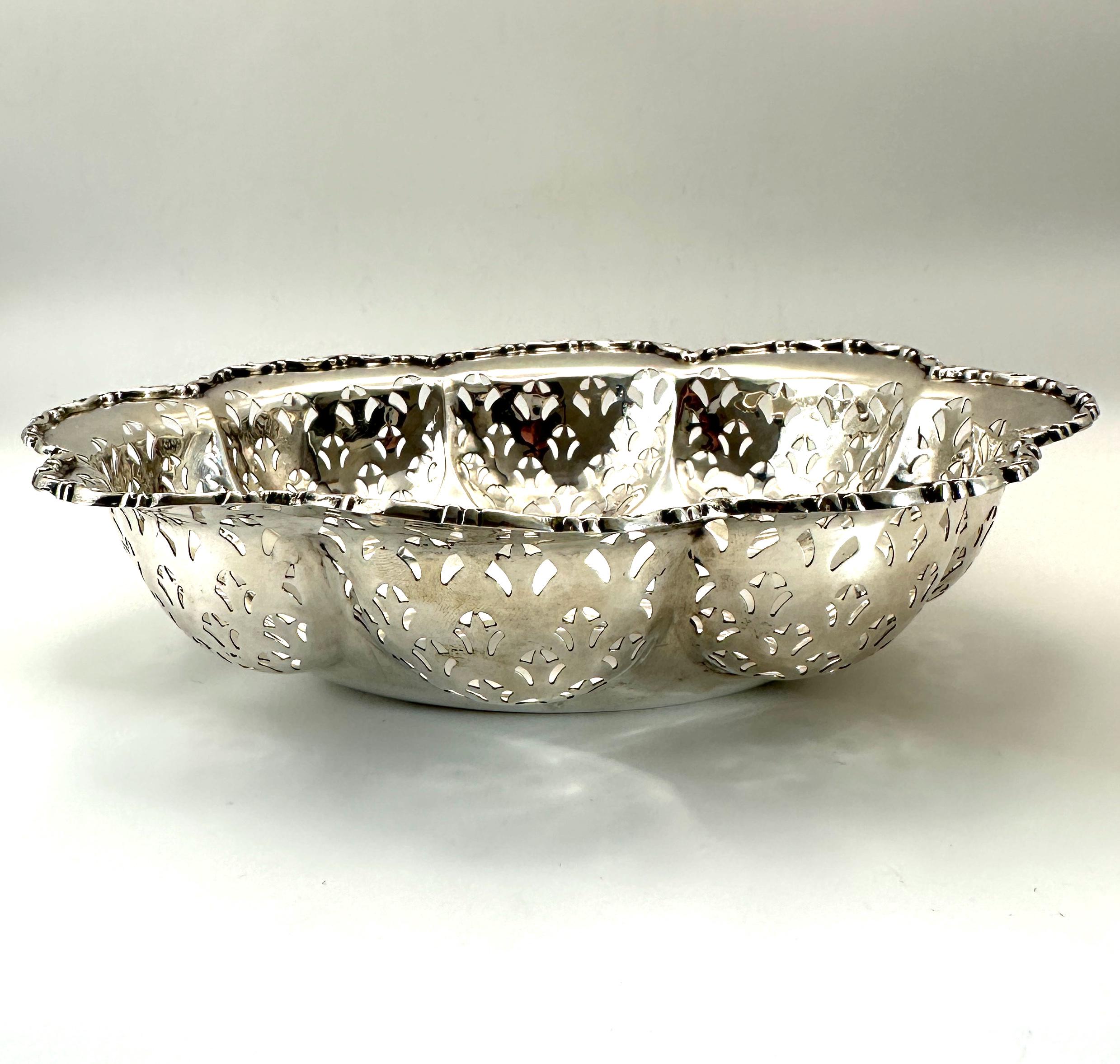 Antique 1923 Chester Hallmark Solid Silver Lobed Bowl - 188g - Etsy