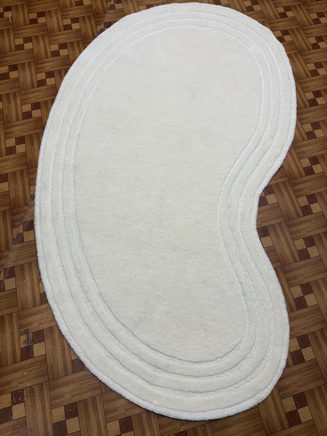 Kidney Shape Handmade Wool Rug: Modern Tufted Rug for Living Room - Etsy