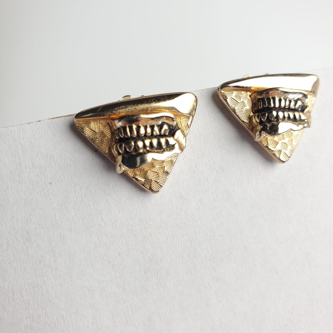 Macabre Gold Toned Skeleton Jaw Clip-on Earrings. Halloween. Spooky ...