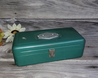 Vintage Green Metal Tackle Box - Etsy