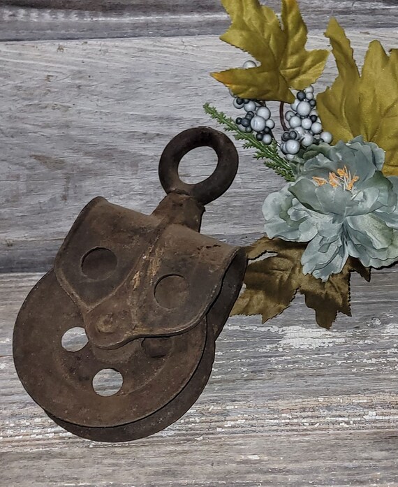 Vintage Cast Iron Well Pulley Heavy Rusty Metal Pulley - Etsy