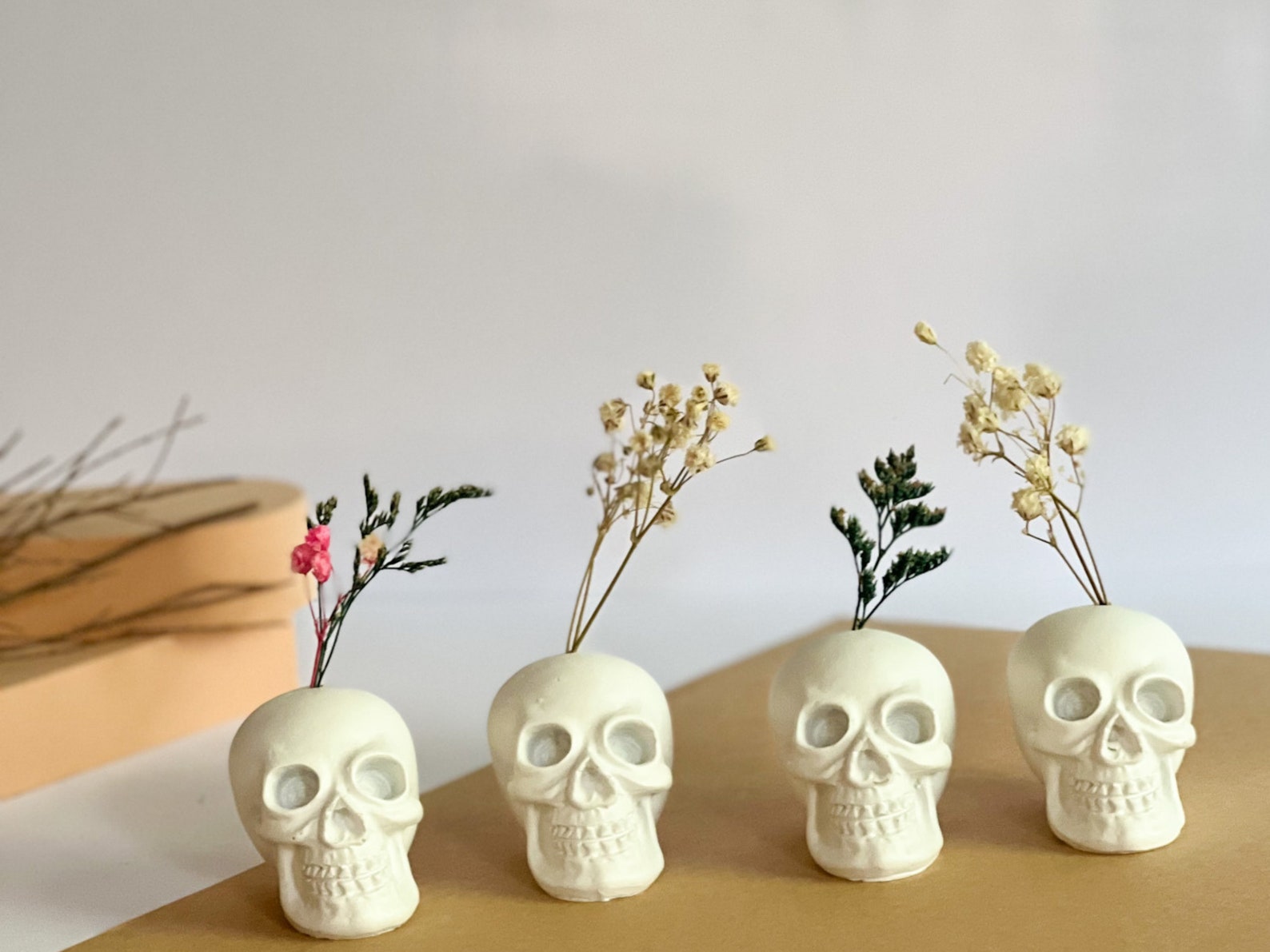 Tiny Skull Vase / Halloween Decor / Mini Dried Flowers Holder - Etsy