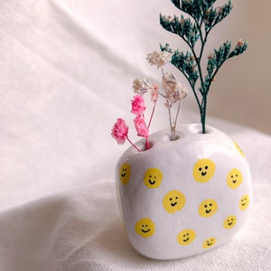 Smiley Face Tiny Vase / Mini Decorative Things / Mini Vase With Happy ...