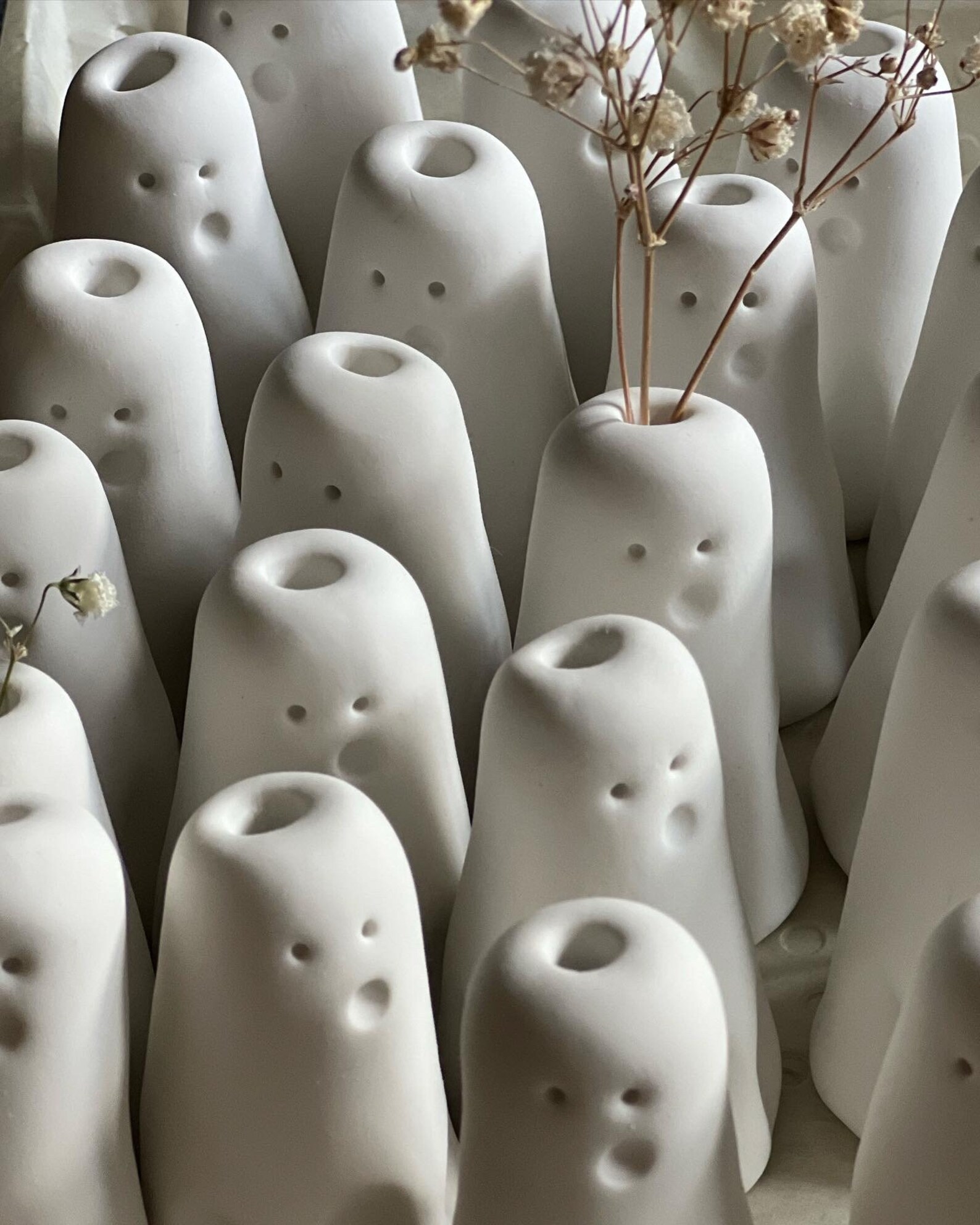 Ghost Tiny Vase / Handshaped Halloween Gift / Halloween Decor - Etsy