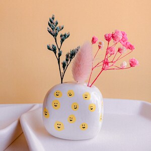 Smiley Face Tiny Vase / Mini Decorative Things / Mini Vase With Happy ...