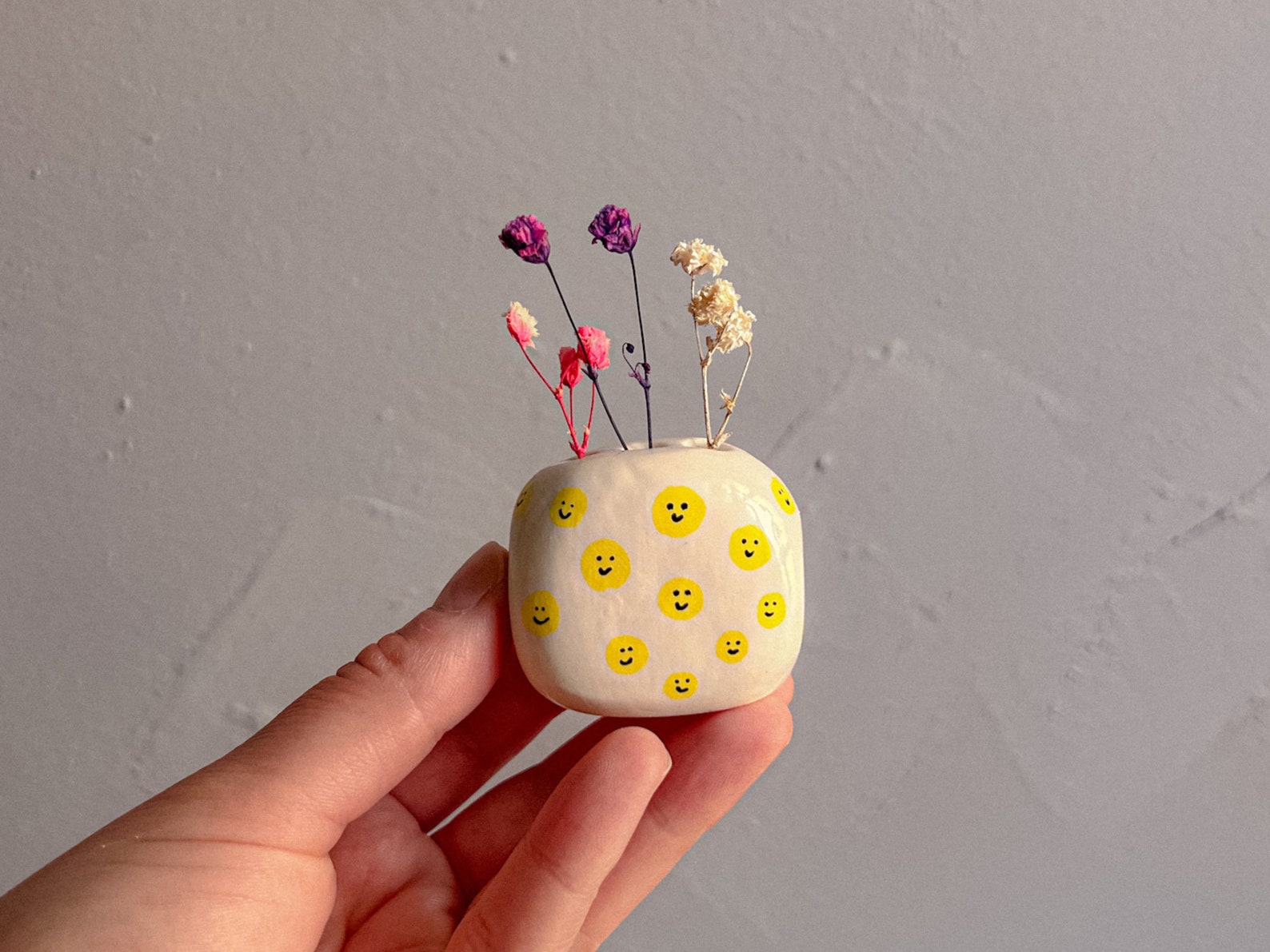 Smiley Face Tiny Vase / Mini Decorative Things / Mini Vase With Happy ...