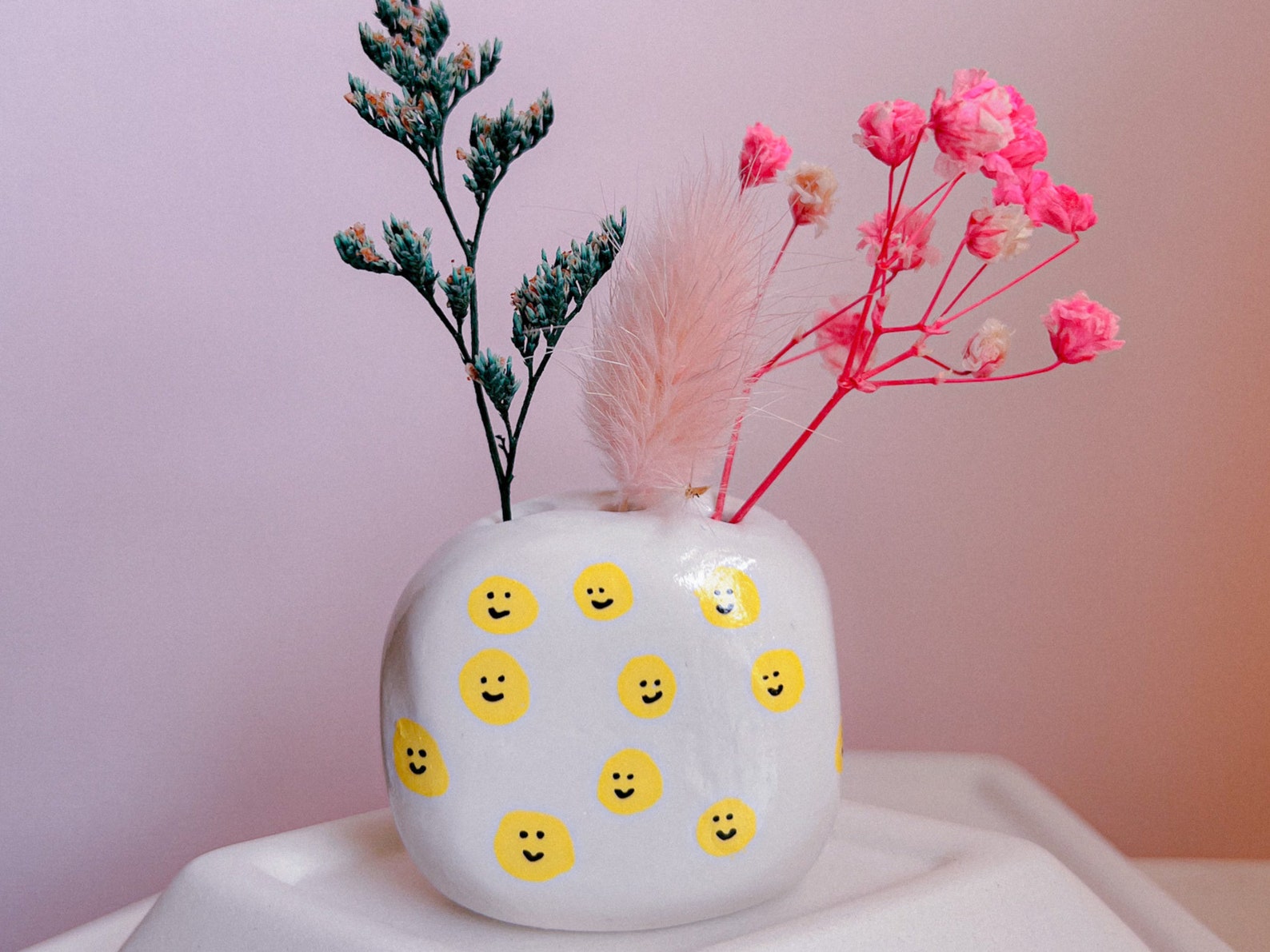 Smiley Face Tiny Vase / Mini Decorative Things / Mini Vase With Happy ...