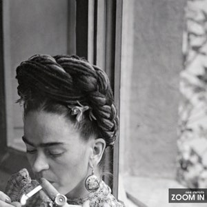 Frida Kahlo Smoking Poster, Mexican Artist, Black and White Wall Art ...