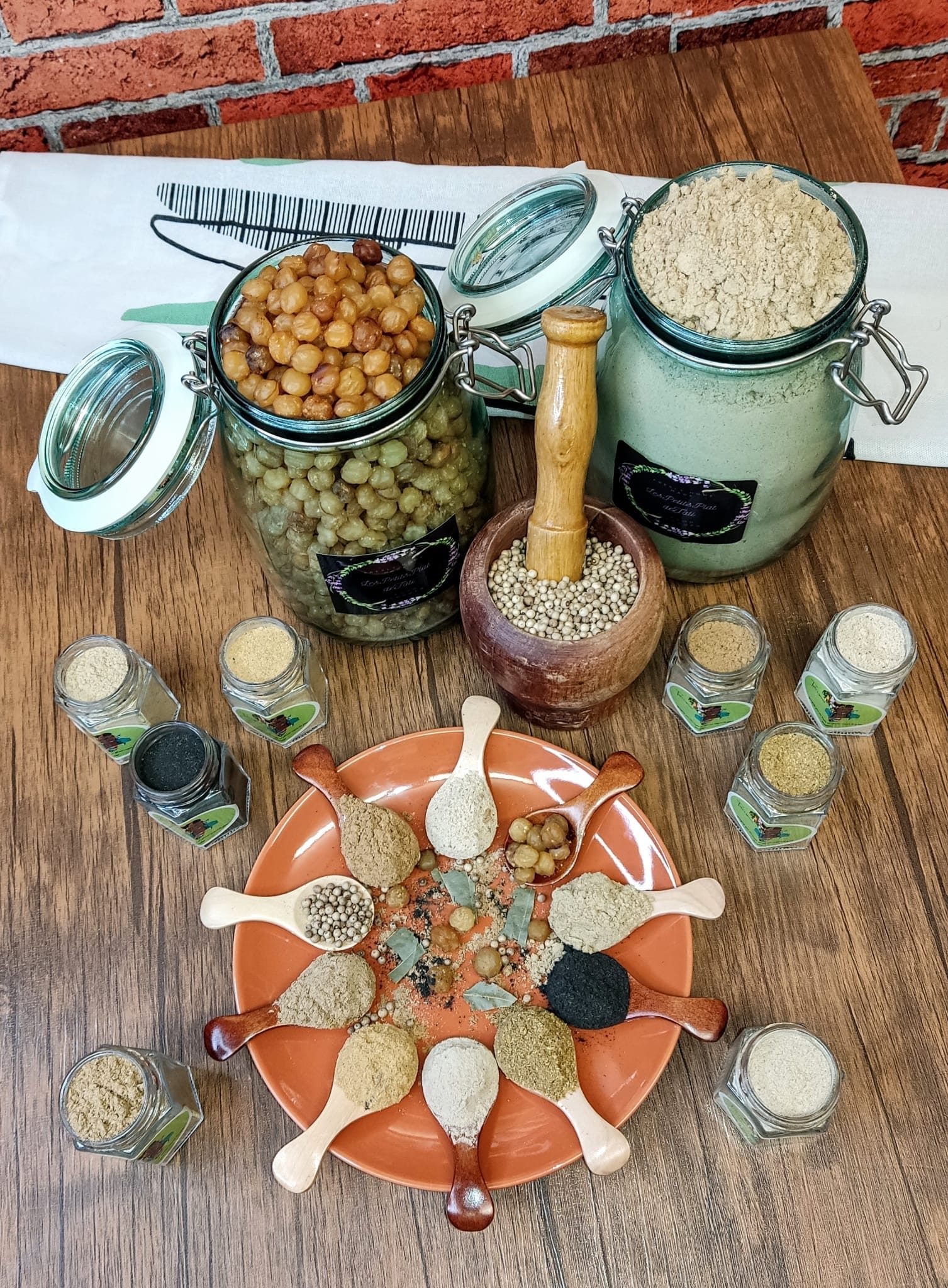 Ground African Nutmeg Cameroon Pepper Pèbè Ehuru Cameroon Spices Poivre ...